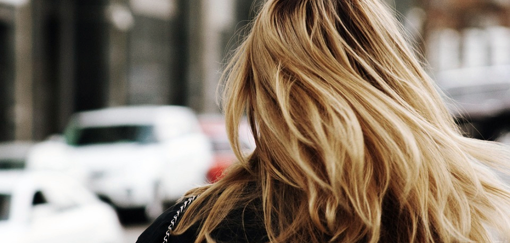 How to Not Look Washed Out With Blonde Hair | 9 Easy Steps
