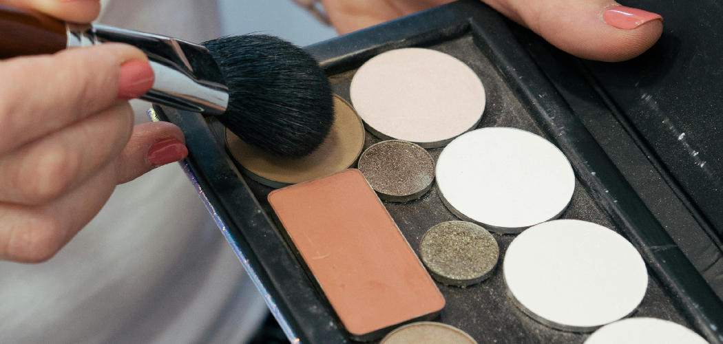 How to Apply Compact Powder | 8 Easy Steps (2025)