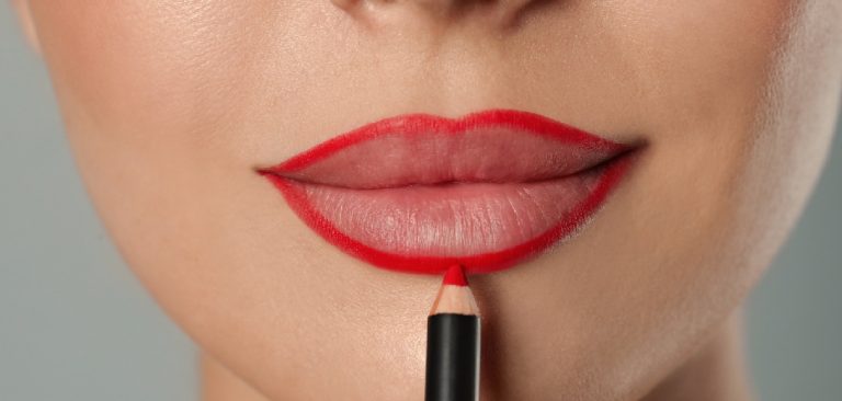 How to Overline Your Lips | 10 Helpful Methods (2025)
